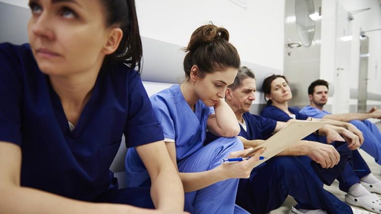 Why are experienced nurses leaving work? – Kaitiaki Nursing New Zealand