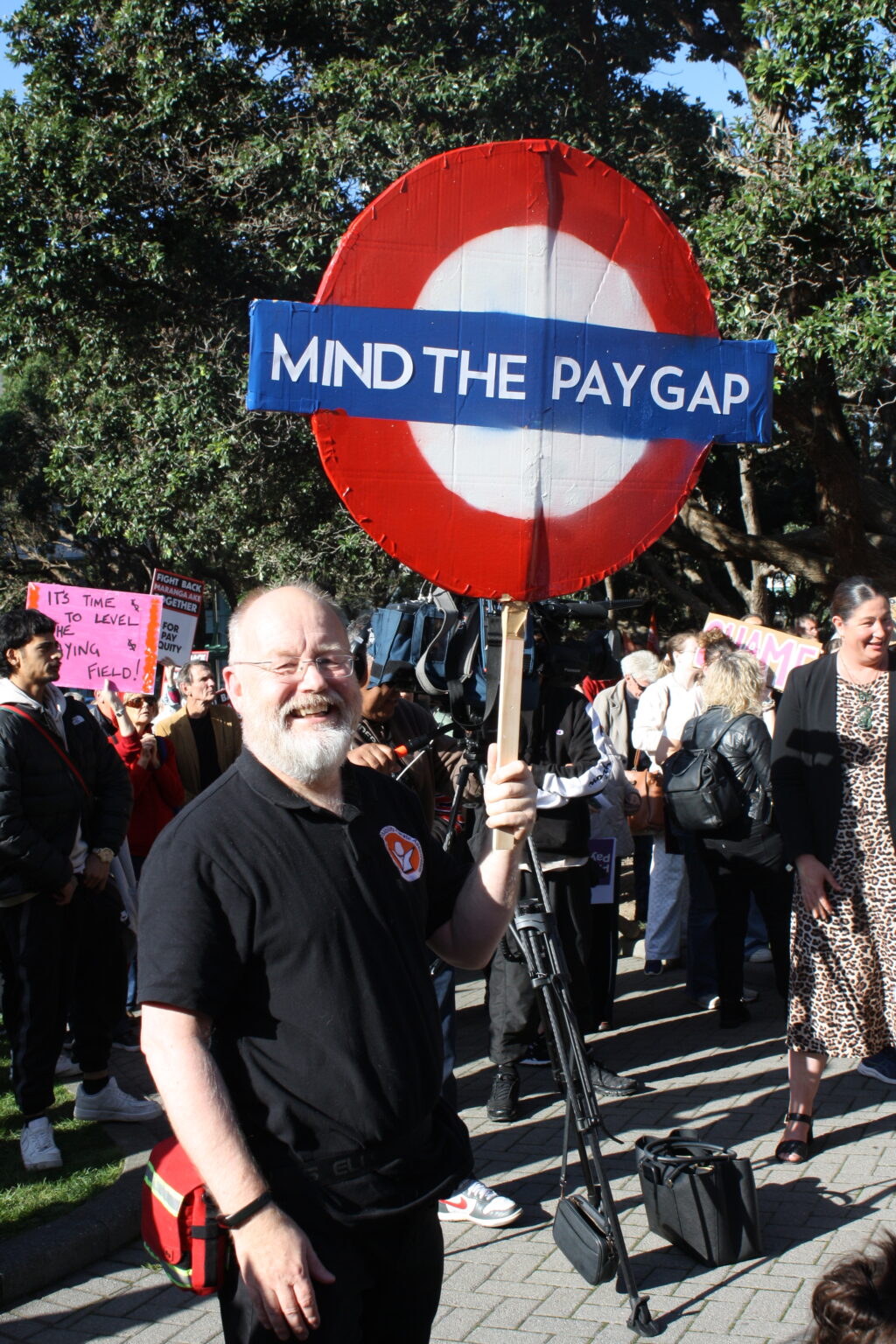 ‘Rage, rage, rage’ drives mass turnout to Budget 2025 pay equity ...