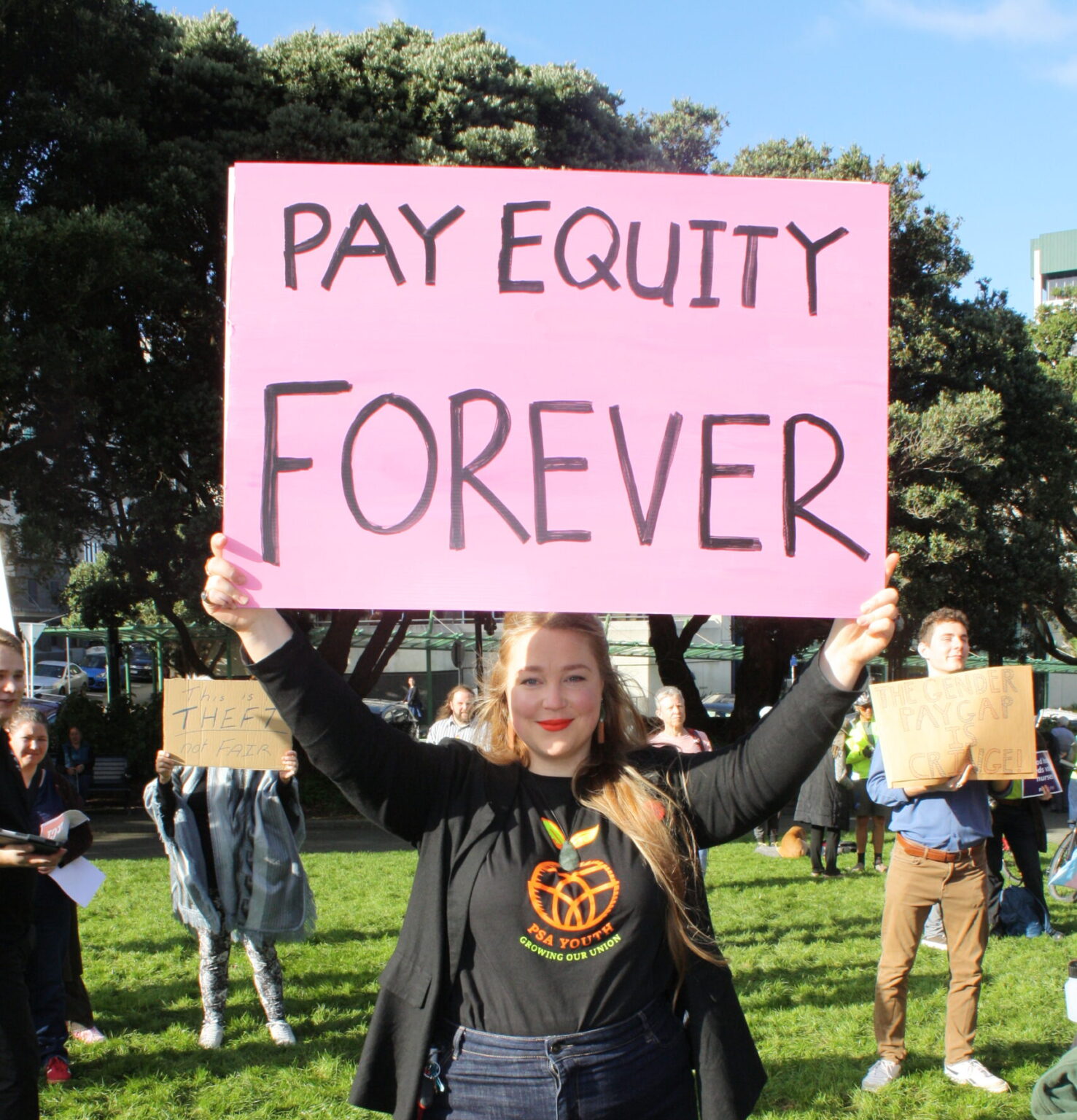 ‘Rage, rage, rage’ drives mass turnout to Budget 2025 pay equity ...