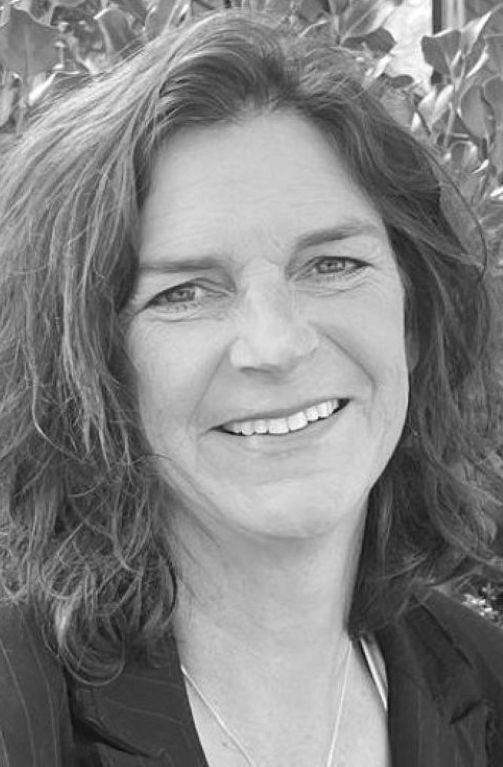 LITERATURE REVIEW: Factors motivating registered nurses’ movement from ...